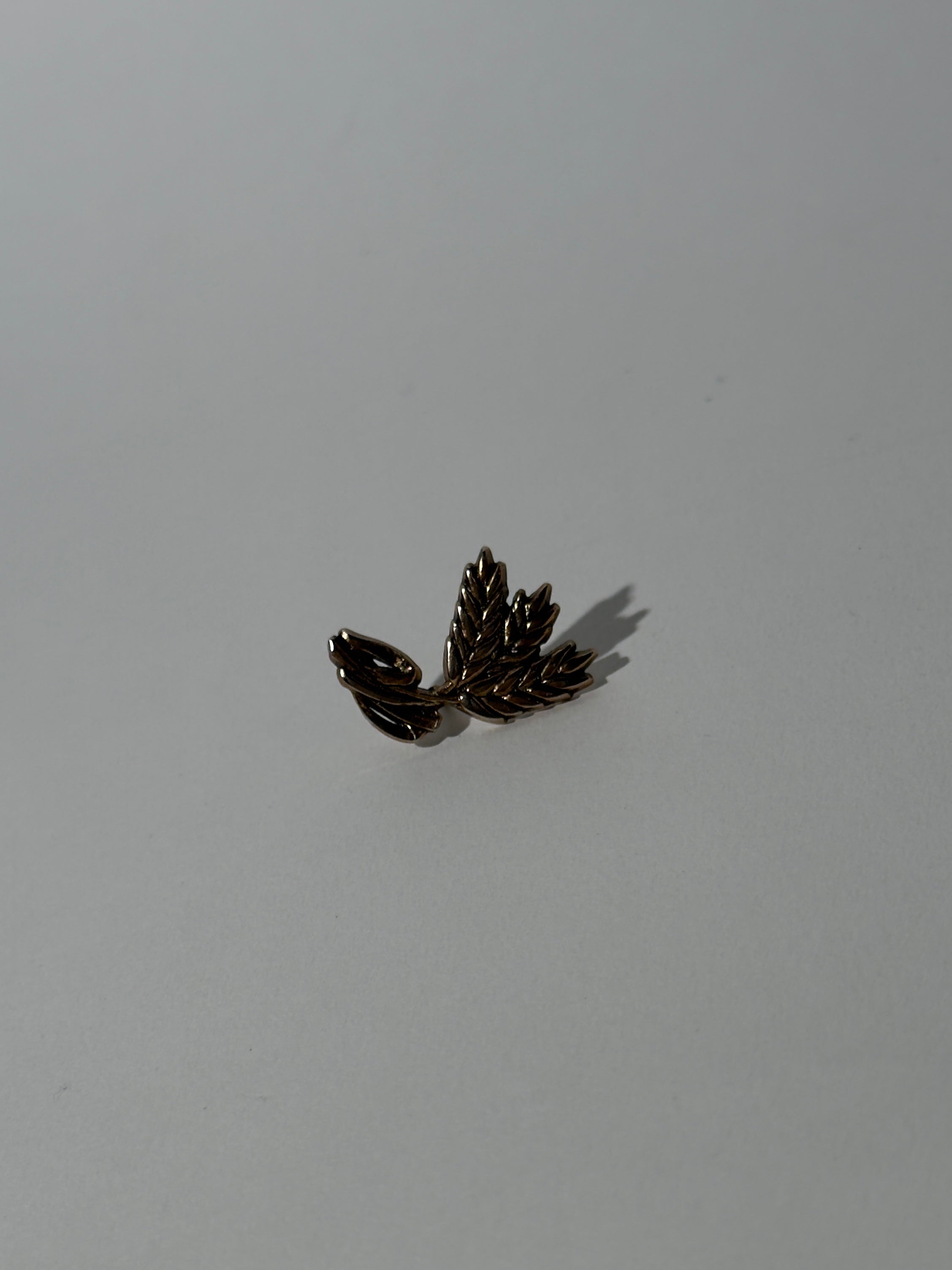 Golden Wheat Pin – hēy konēko